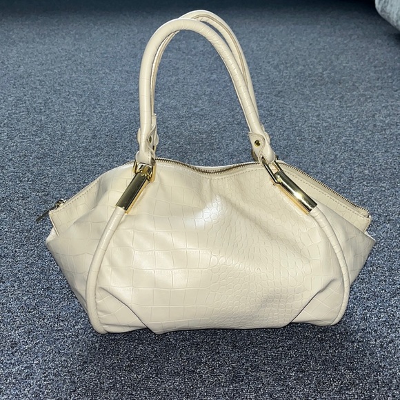 mark. | Bags | Cream Handbag With Gold Hardware | Poshmark